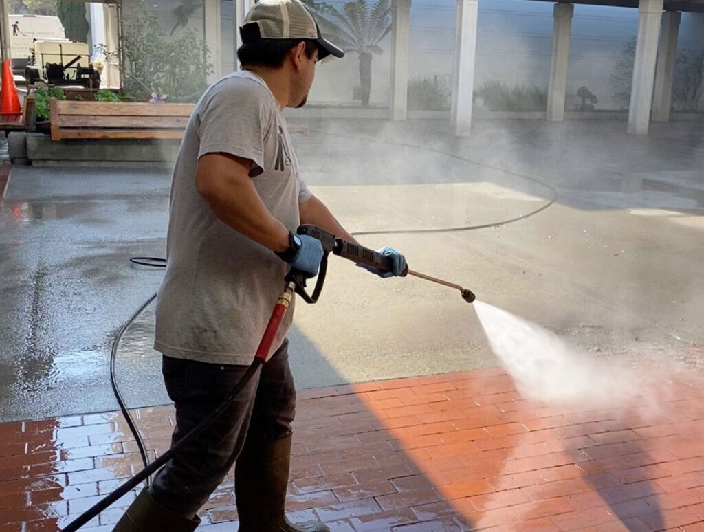 Commercial Pressure Washer Cleaning Service Bay Area - Extreme Janitors